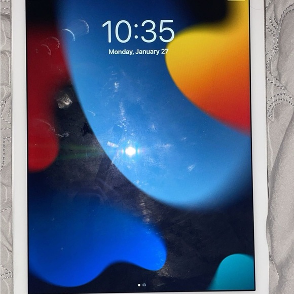 Apple | Tablets & Accessories | Apple Silver Tablet With Vibrant ...